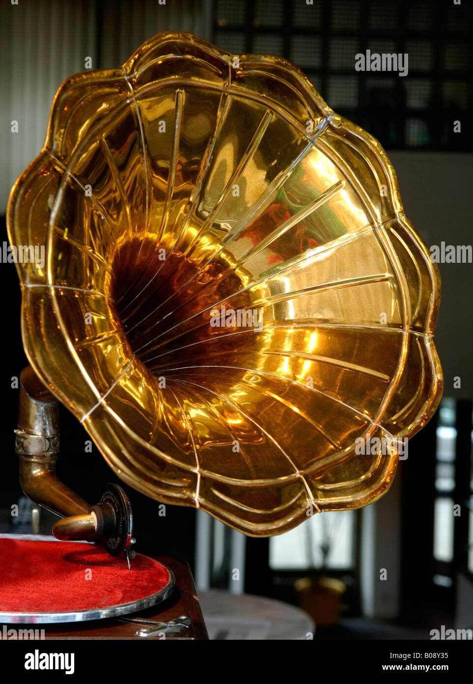 Gramophones phonograph phonographs hi-res stock photography and images ...