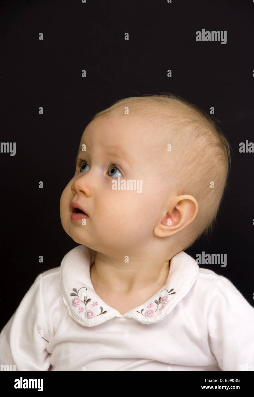 Bald head baby girl hi-res stock photography and images - Alamy