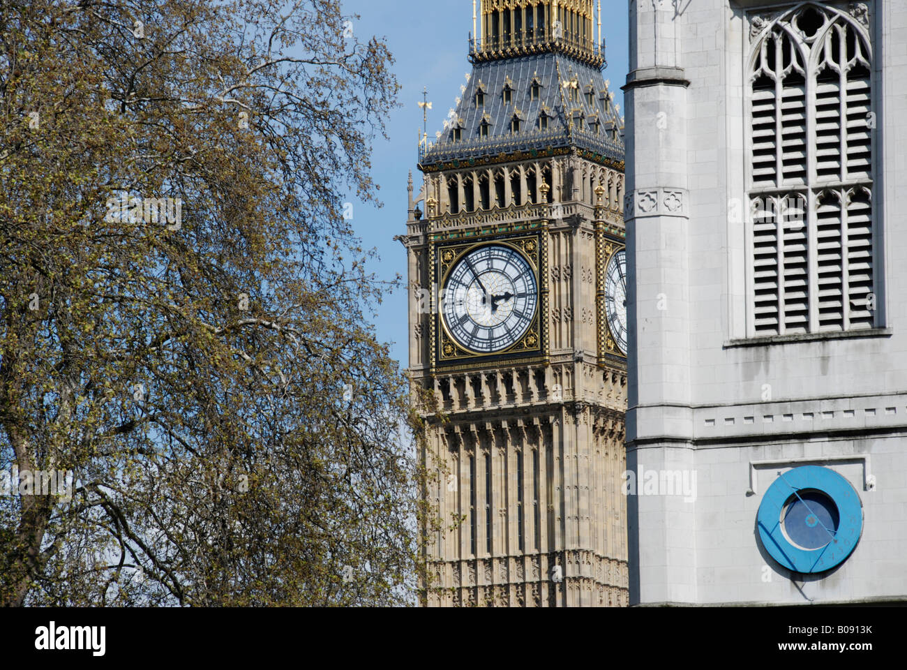 London clocks trees hi-res stock photography and images - Alamy