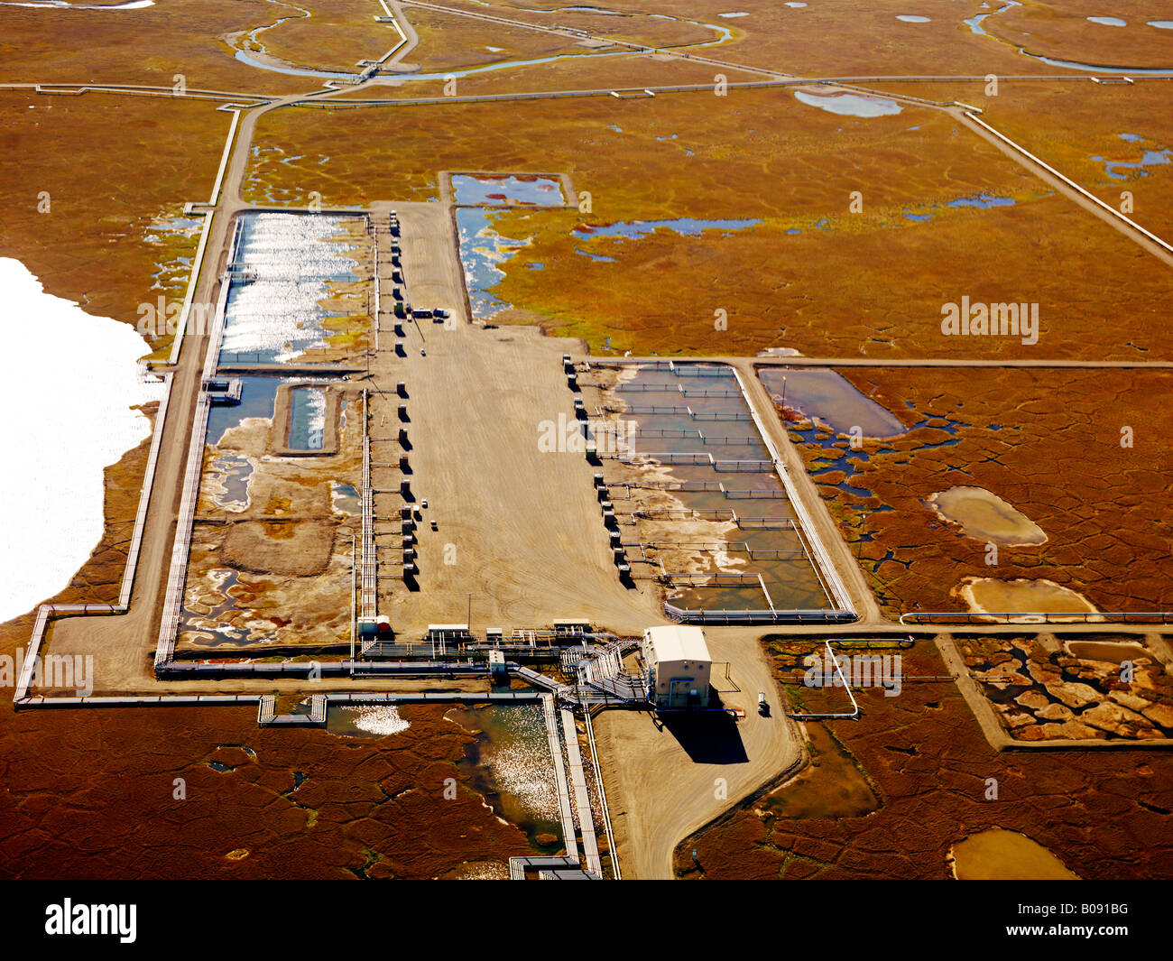 Trans alaska pipeline aerial hi-res stock photography and images - Alamy