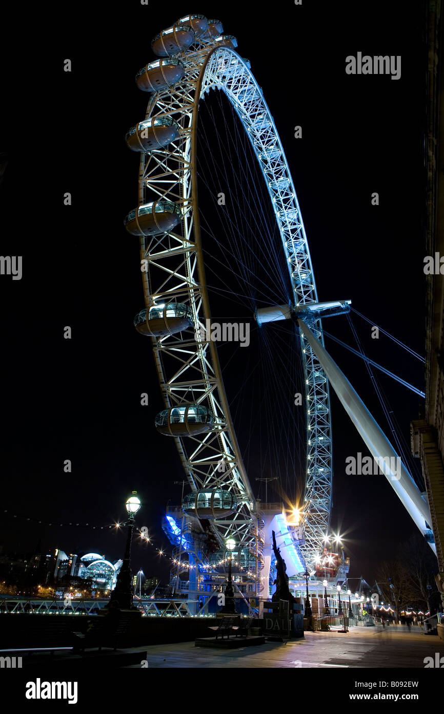 London eye at night time Stock Photo - Alamy