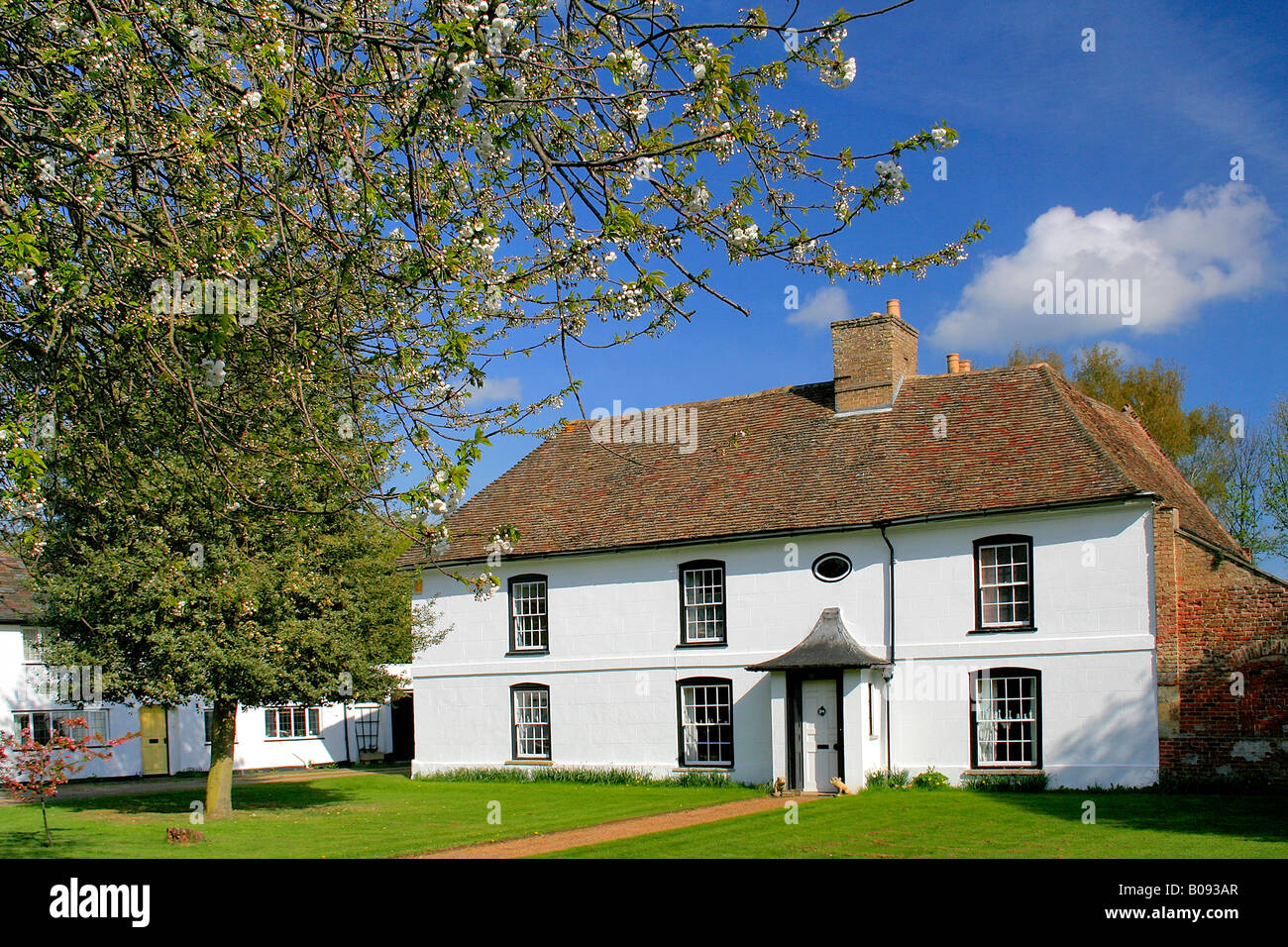 Whitewash Cottage on the village green Hemmingford Abbots village ...