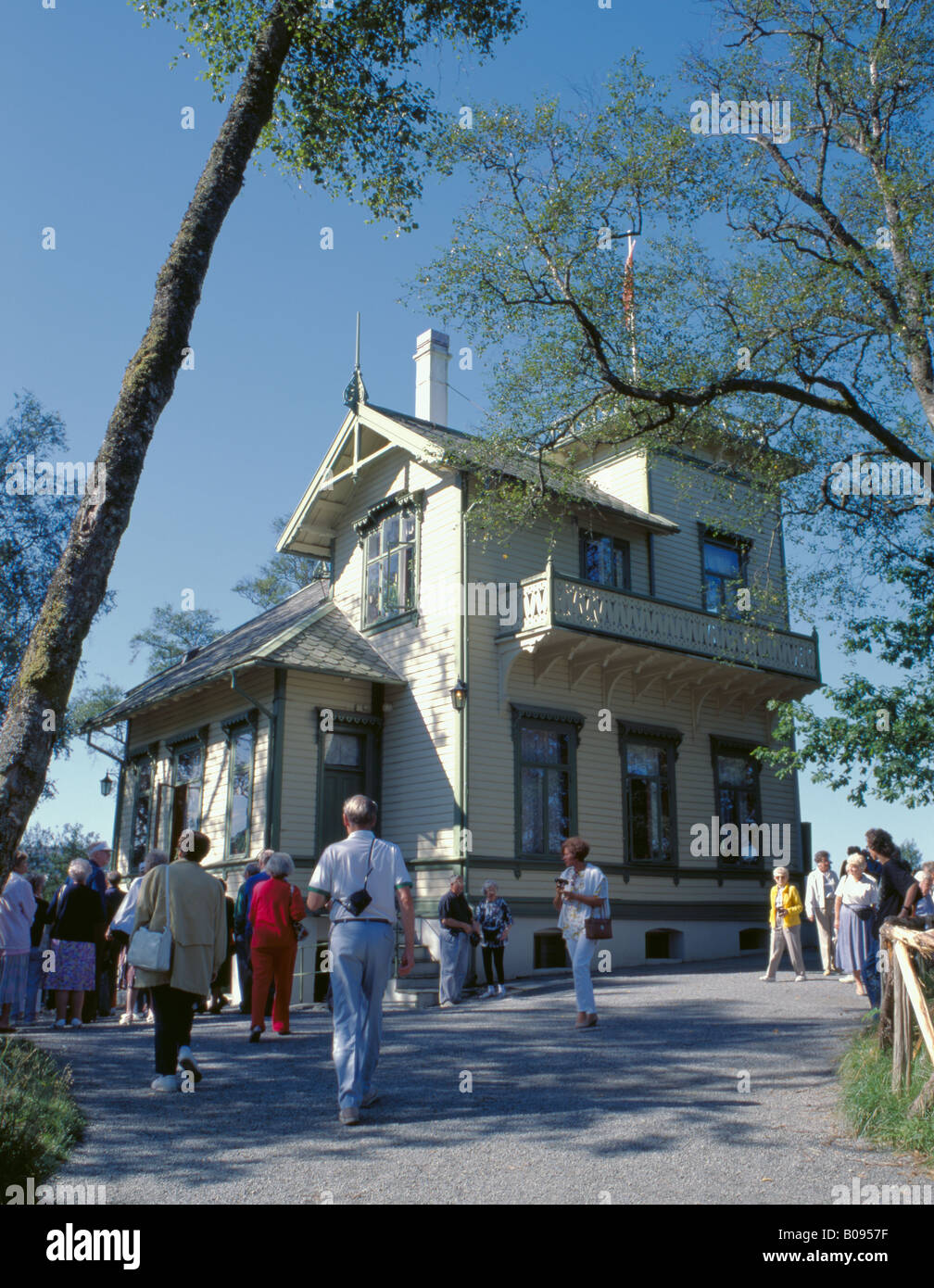Sightseers visiting "Troldhaugen", Edvard Grieg's House, Bergen ...