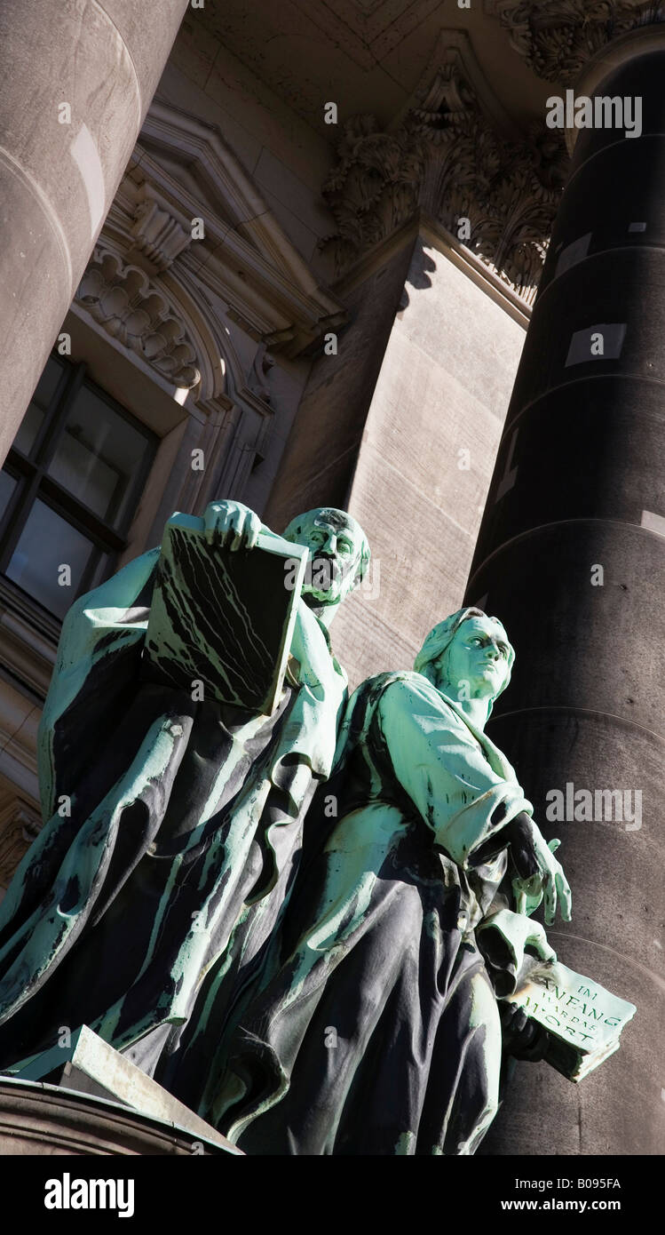 Sculptures at Berlin Cathedral, Berlin, Germany Stock Photo - Alamy