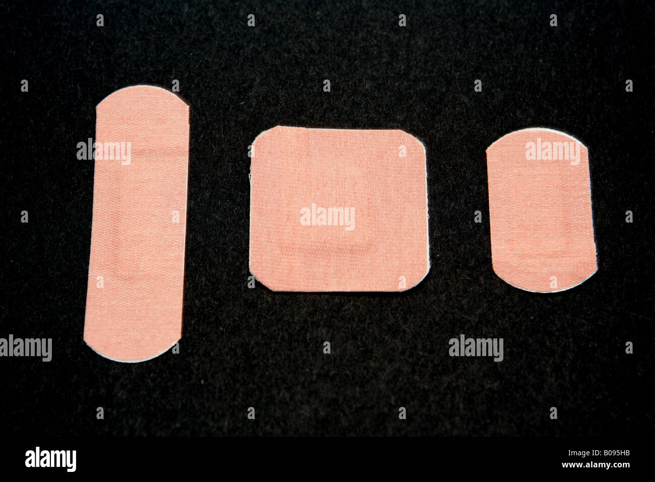Medical plasters hi-res stock photography and images - Alamy