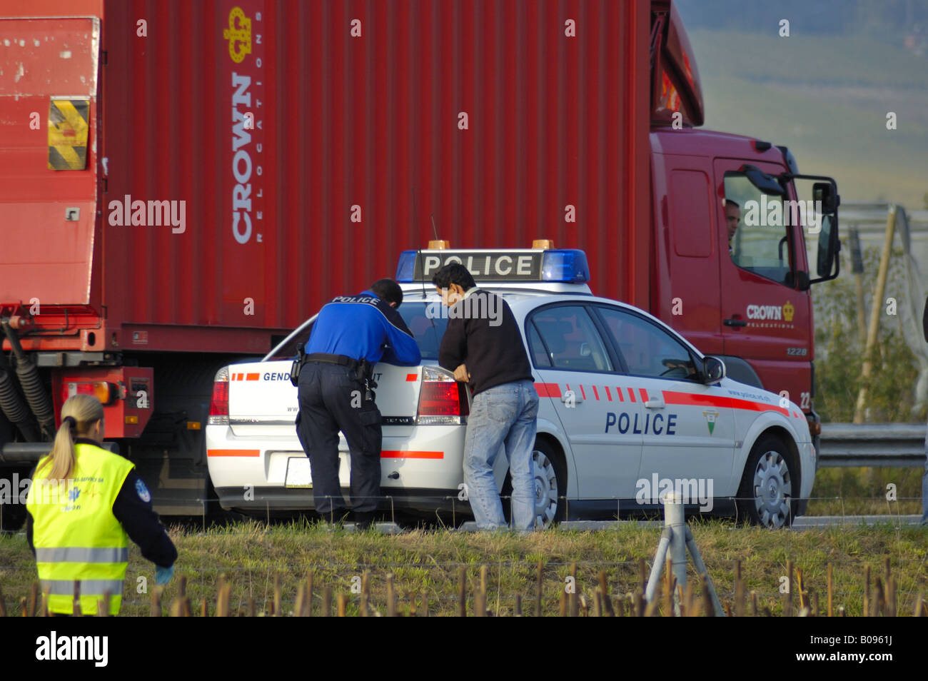Car accident police interview hi-res stock photography and images - Alamy