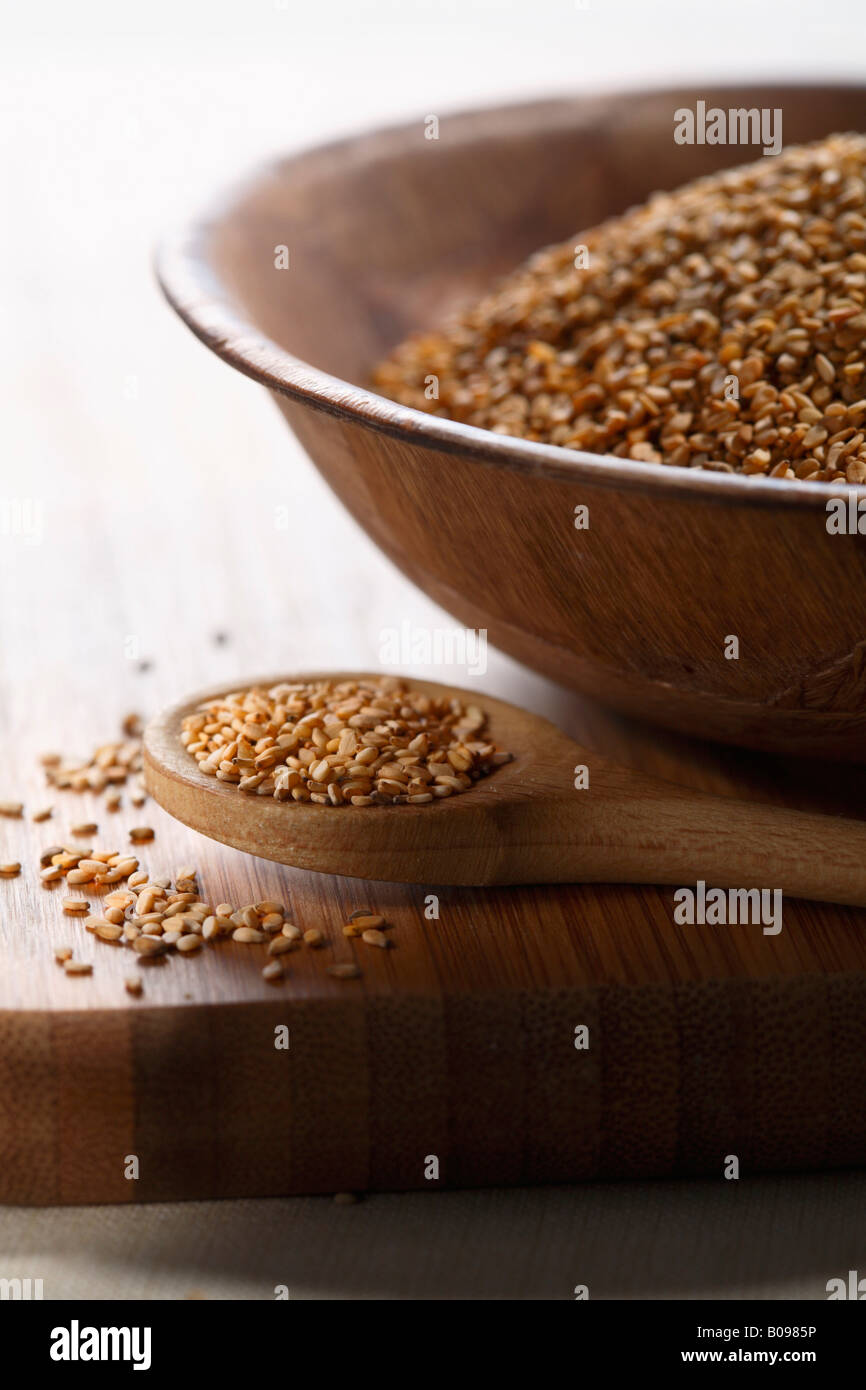Linseeds, flax seed in a wooden bowl Stock Photo - Alamy