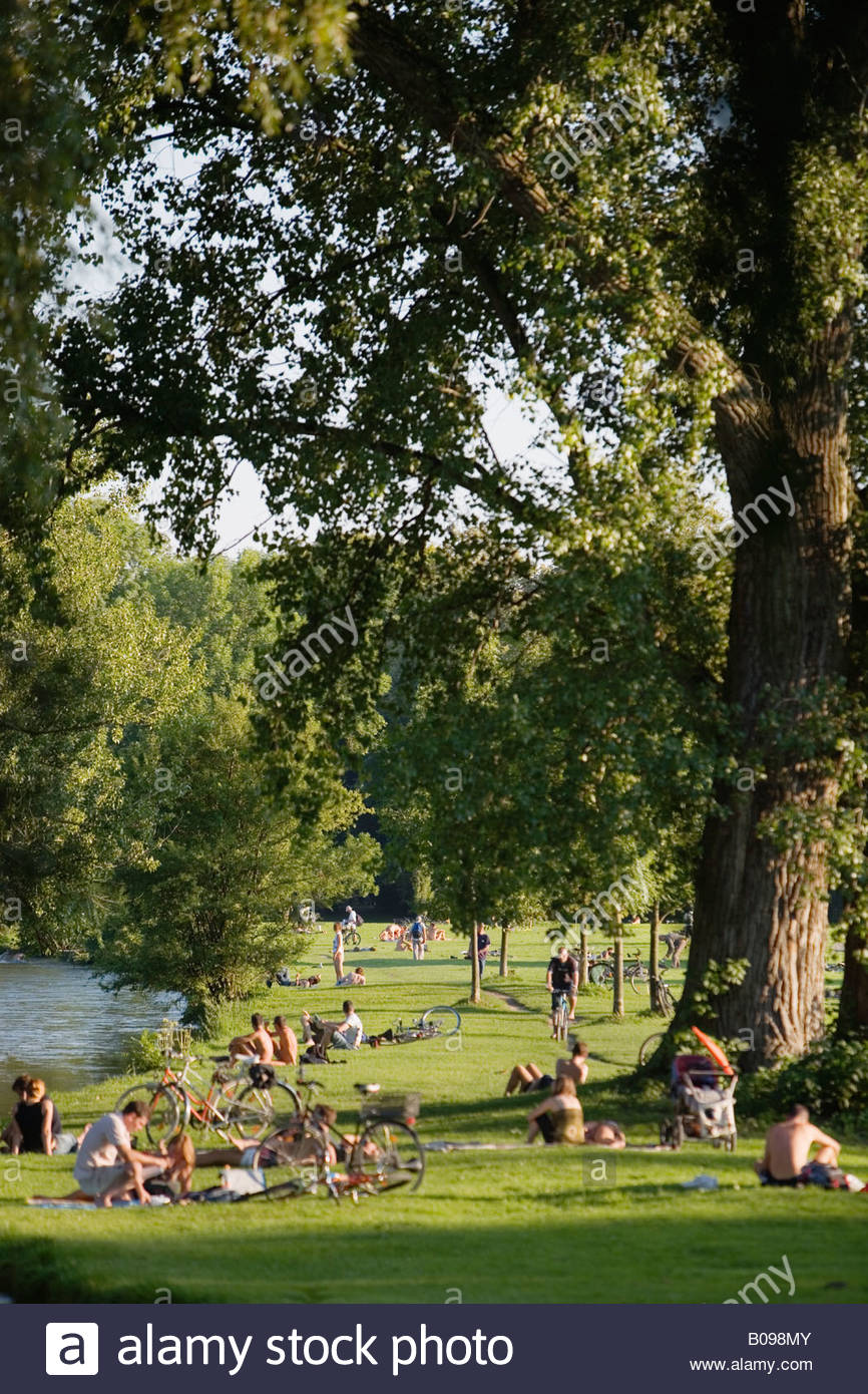 Male Sunbathers Stock Photos & Male Sunbathers Stock Images - Alamy