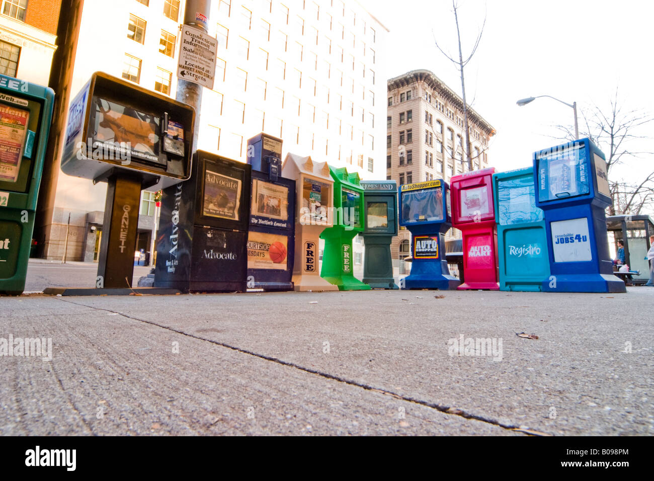 Newspaper dispensers hi-res stock photography and images - Alamy