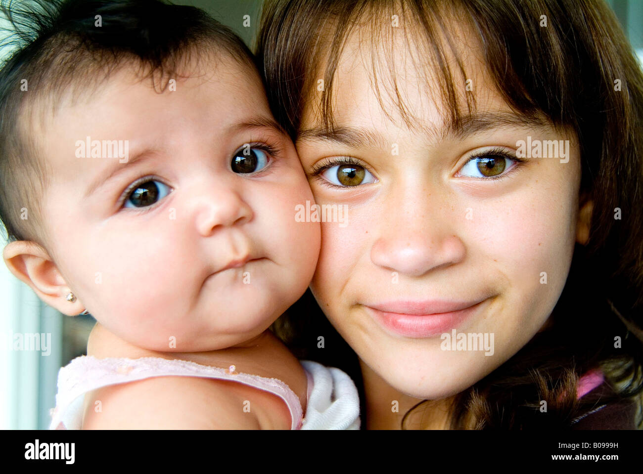 Portrait of 2 kids Stock Photo - Alamy