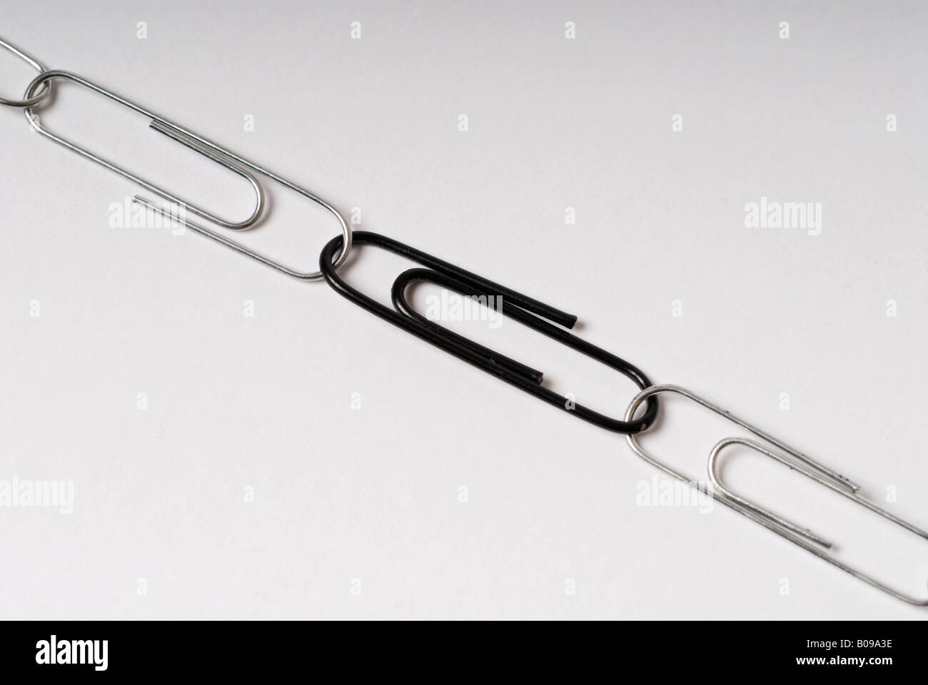 Paperclip chain hi-res stock photography and images - Alamy