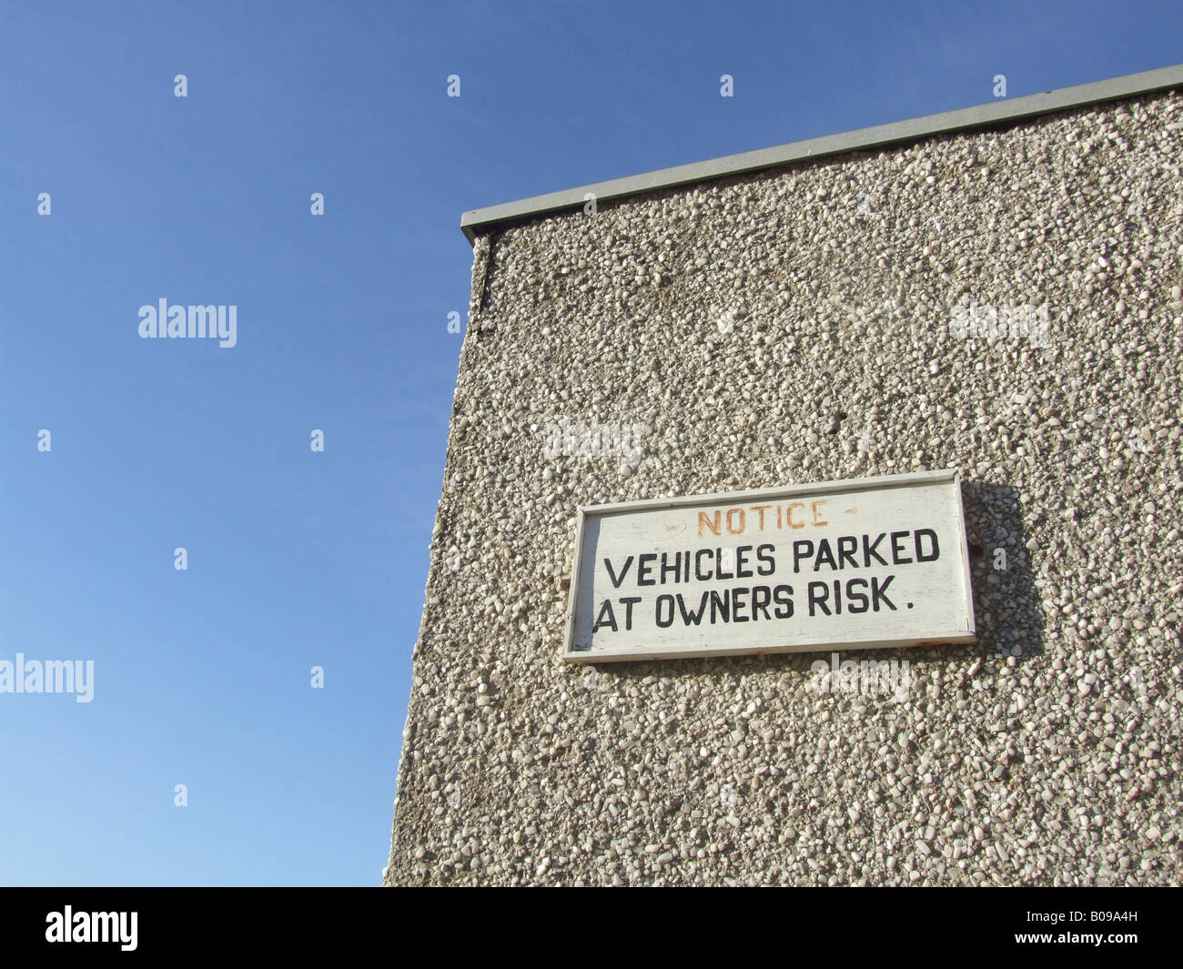 Car vehicle park parked sign notice hi-res stock photography and images ...