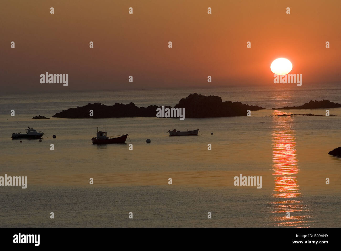 Cobo bay, guernsey hi-res stock photography and images - Alamy