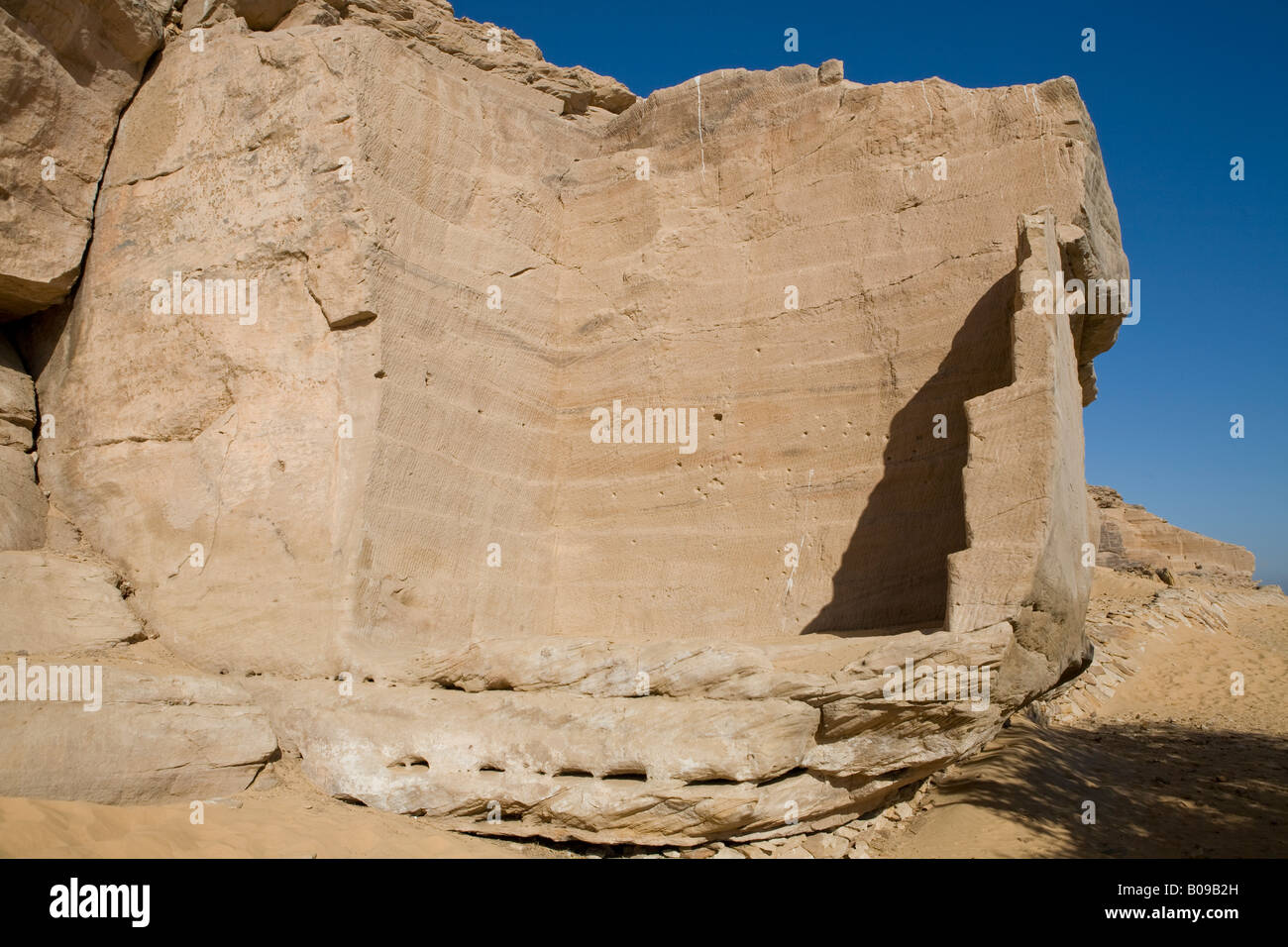 Ancient egyptian stone cutting hi-res stock photography and images - Alamy