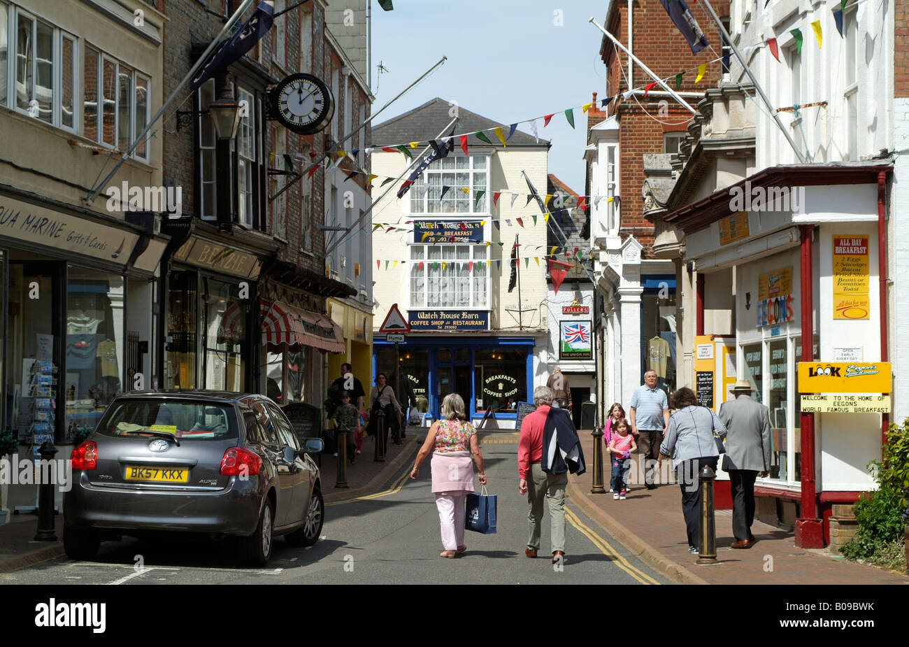 Cowes isle wight england high street hi-res stock photography and ...