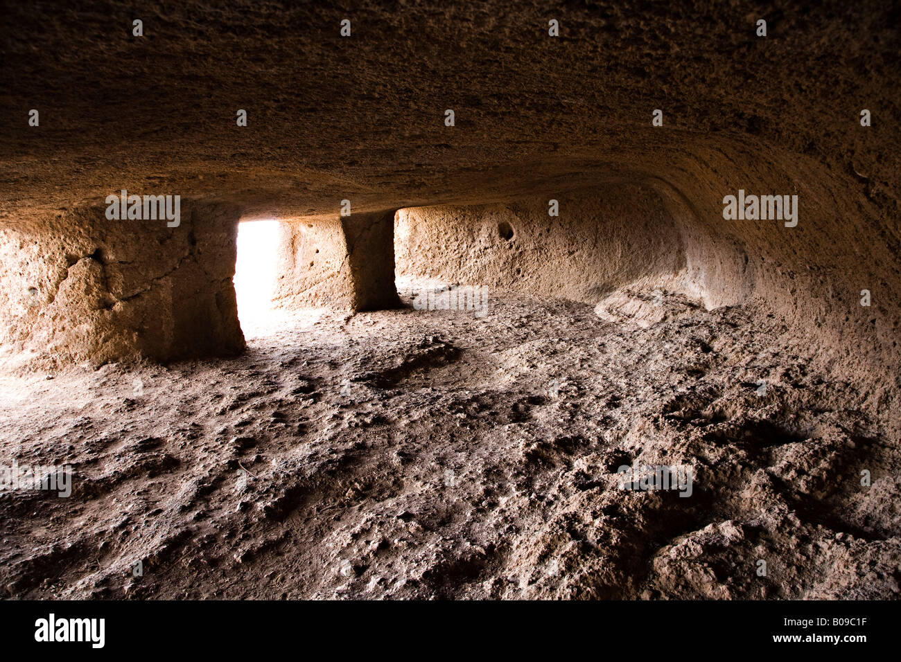 Interior Cuevas de Cuatro Puertas archaeological site "Gran Canaria ...