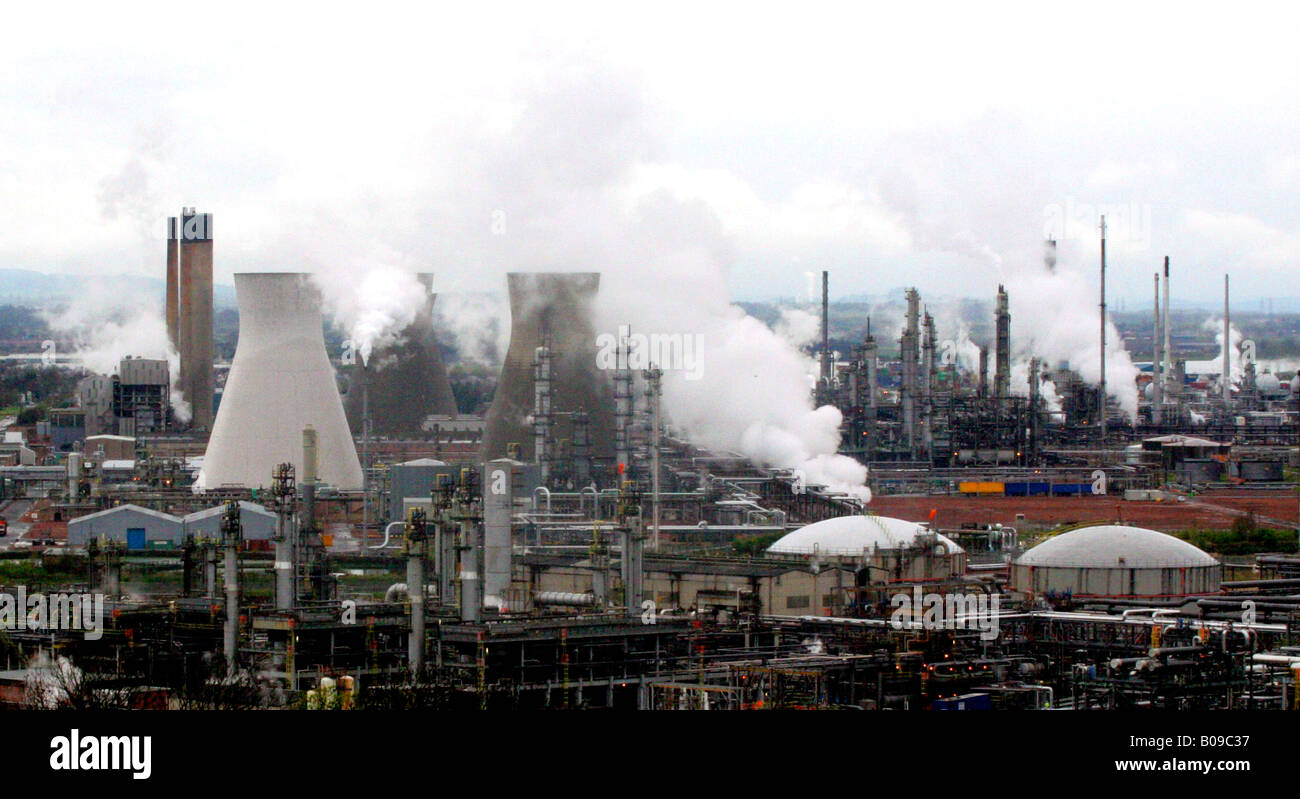 Oil Refinery Uk High Resolution Stock Photography and Images - Alamy