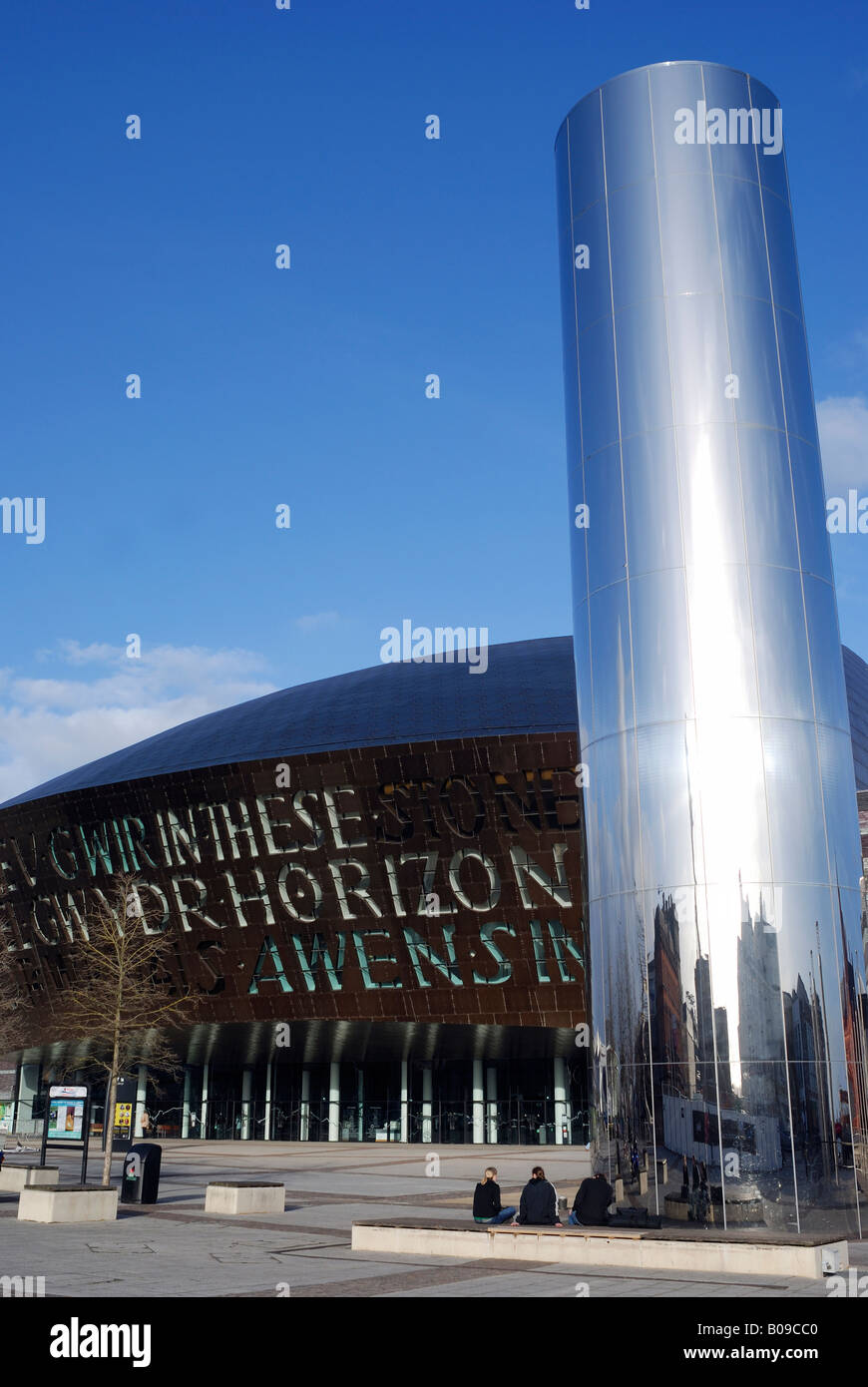THE MILLENNIUM CENTRE CARDIFF WALES Stock Photo - Alamy
