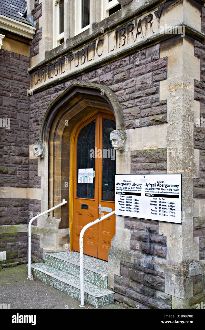 Welsh library sign hi-res stock photography and images - Alamy