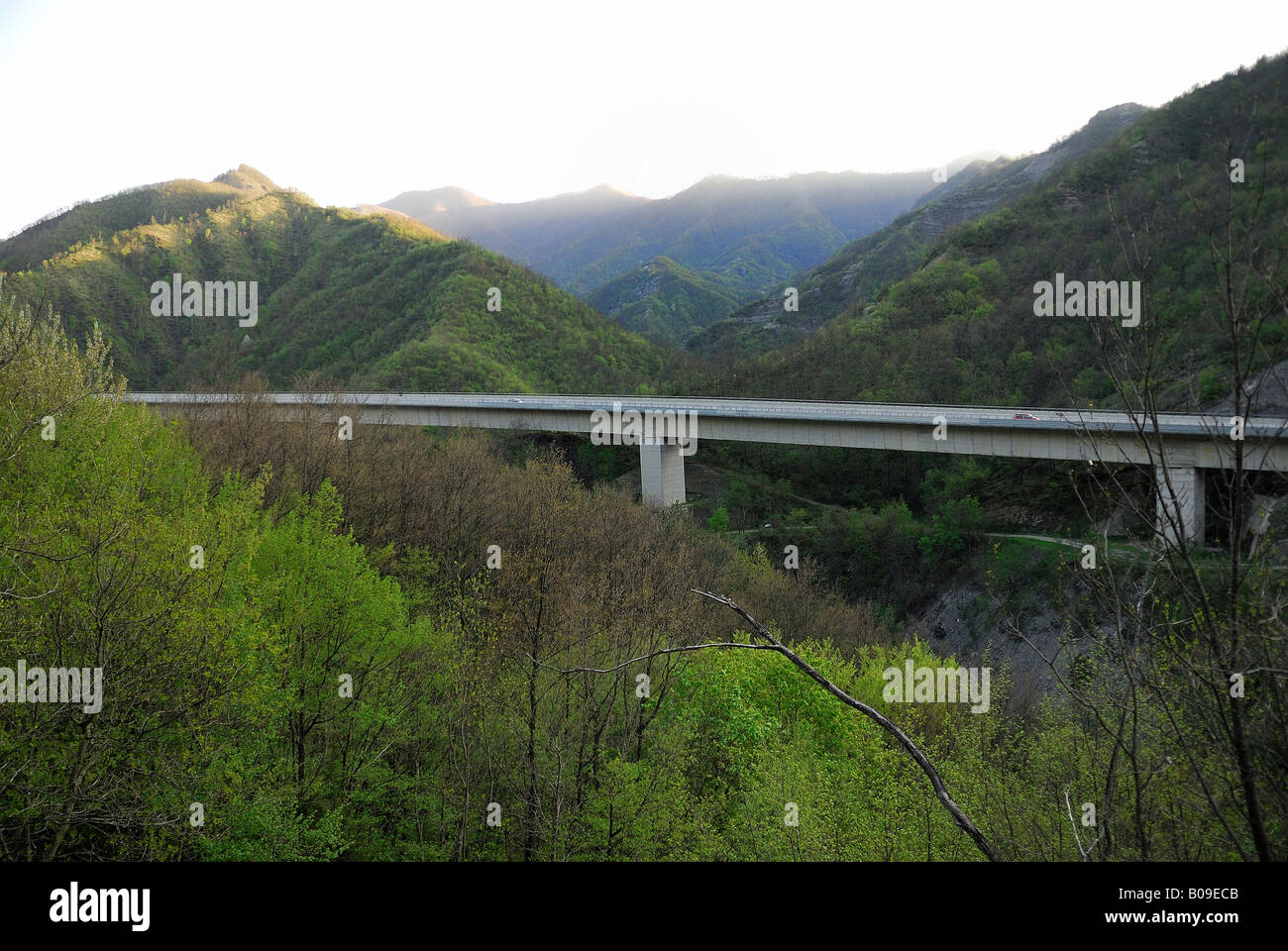 Highway e hi-res stock photography and images - Alamy
