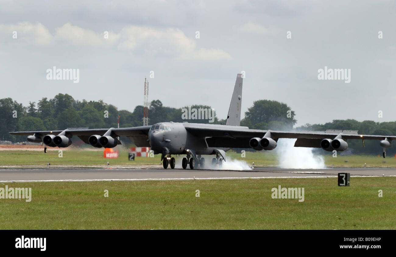 B 52 H Superfortress long range bomber landing at RAF Fairford in ...