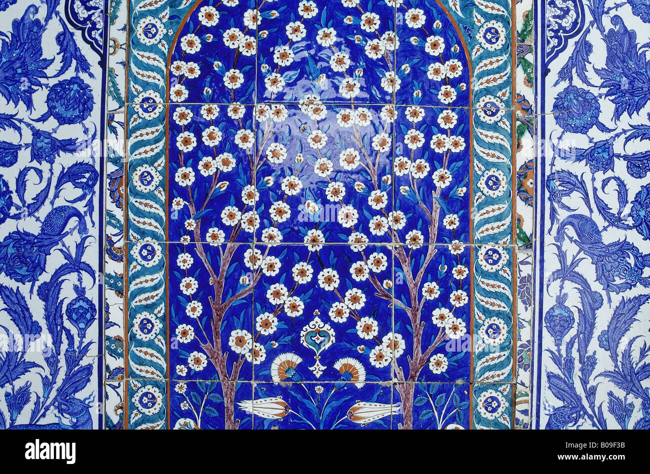 Topkapi Palace Interior Harem Tiled wall Tree pattern Flowers Leaves ...