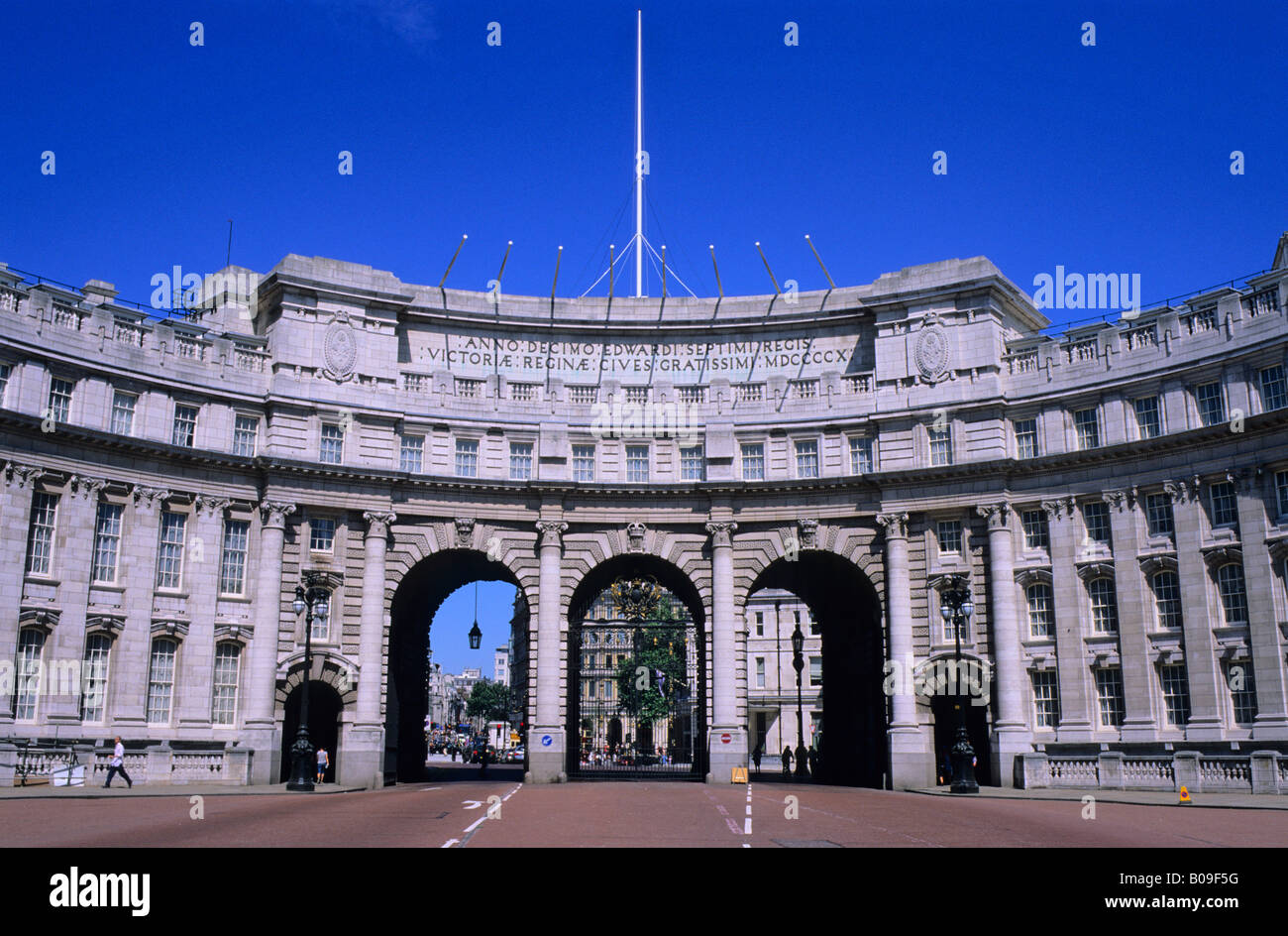 Rounded arch hi-res stock photography and images - Alamy