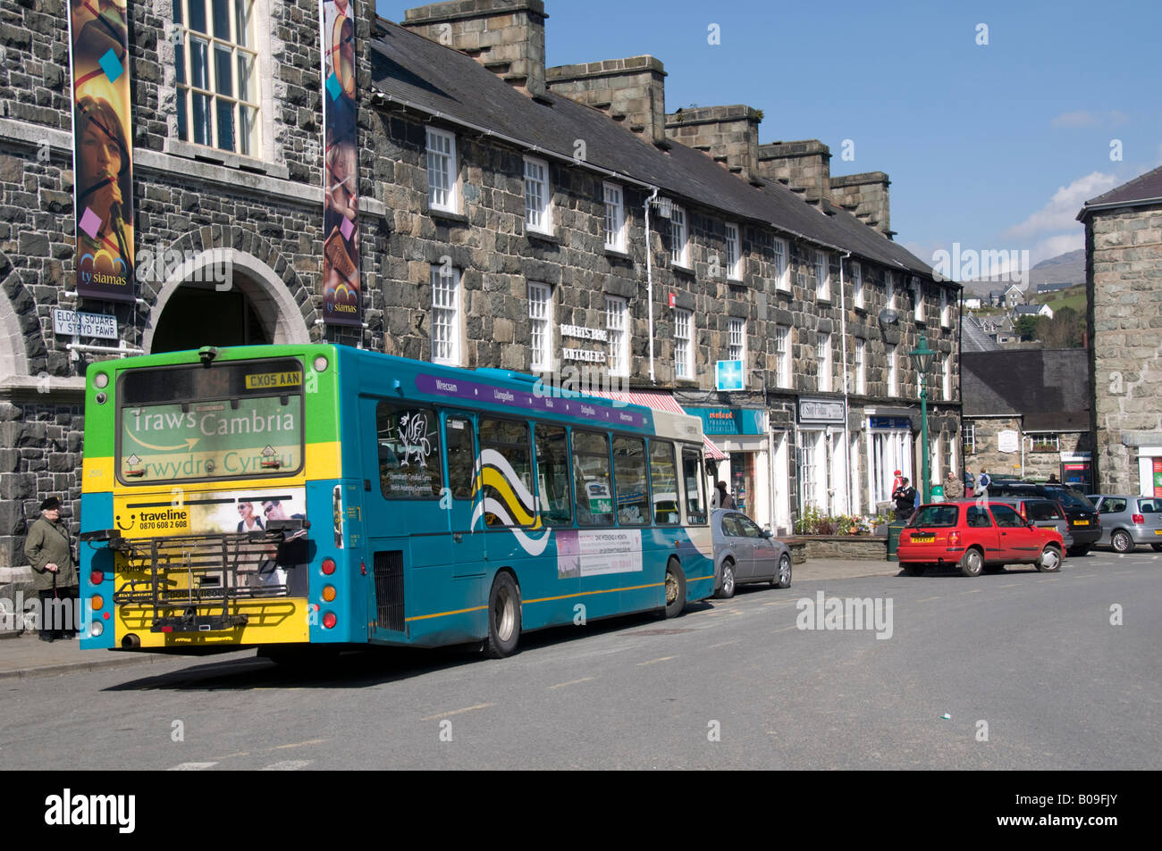 Bus in snowdonia uk hi-res stock photography and images - Alamy