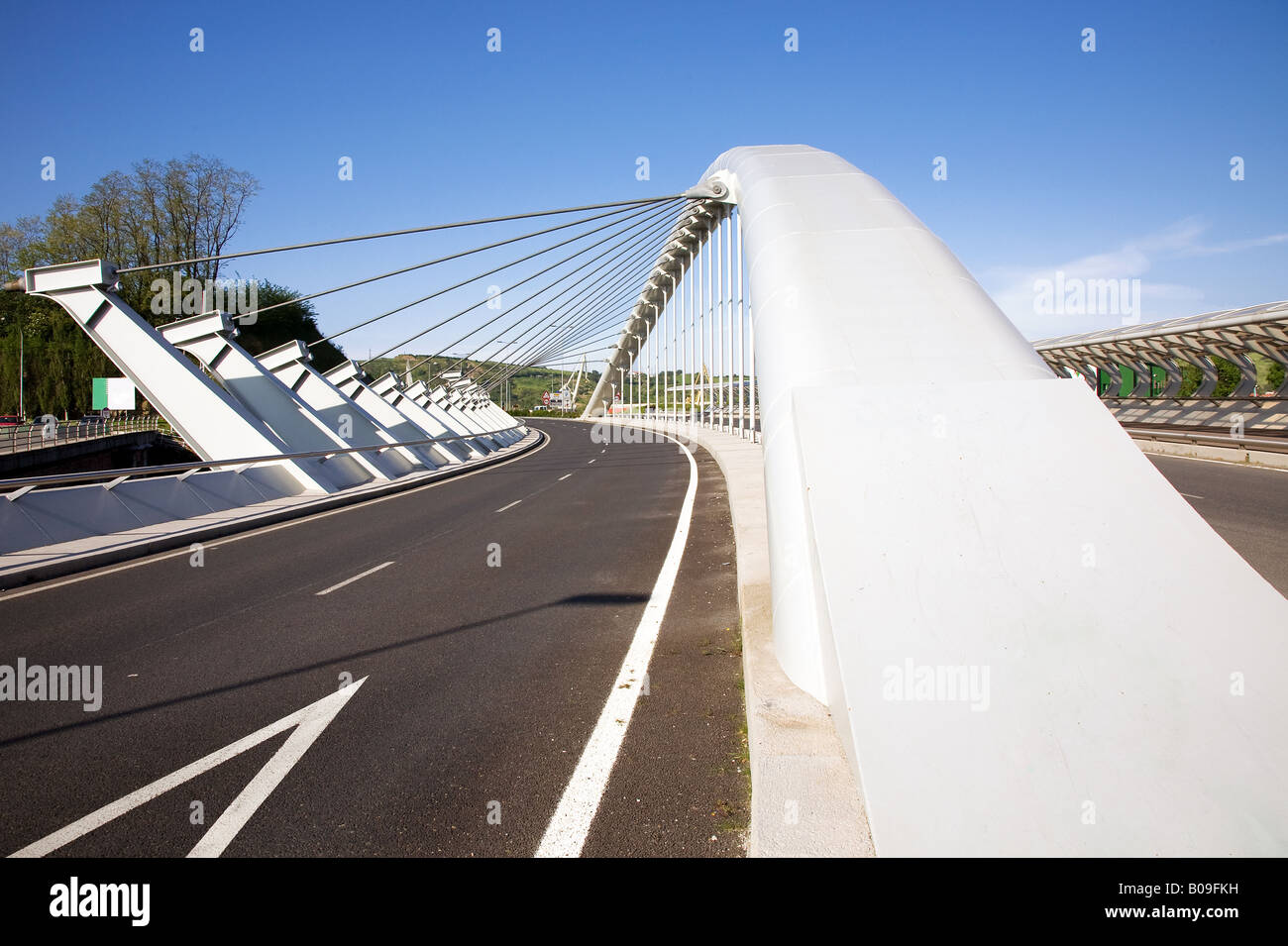 Road and architecture hi-res stock photography and images - Alamy