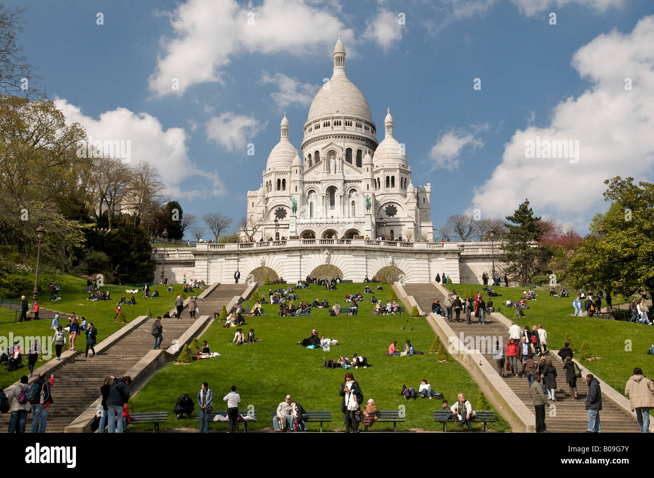 Sacre coeur basilica paris hi-res stock photography and images - Alamy