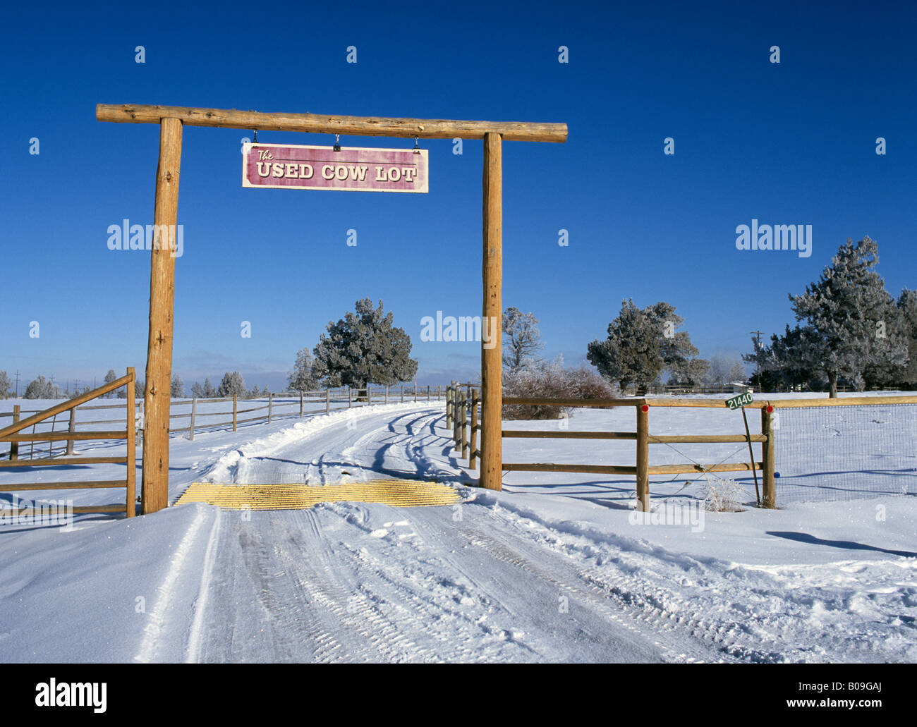 Cattle guard sign hi-res stock photography and images - Alamy