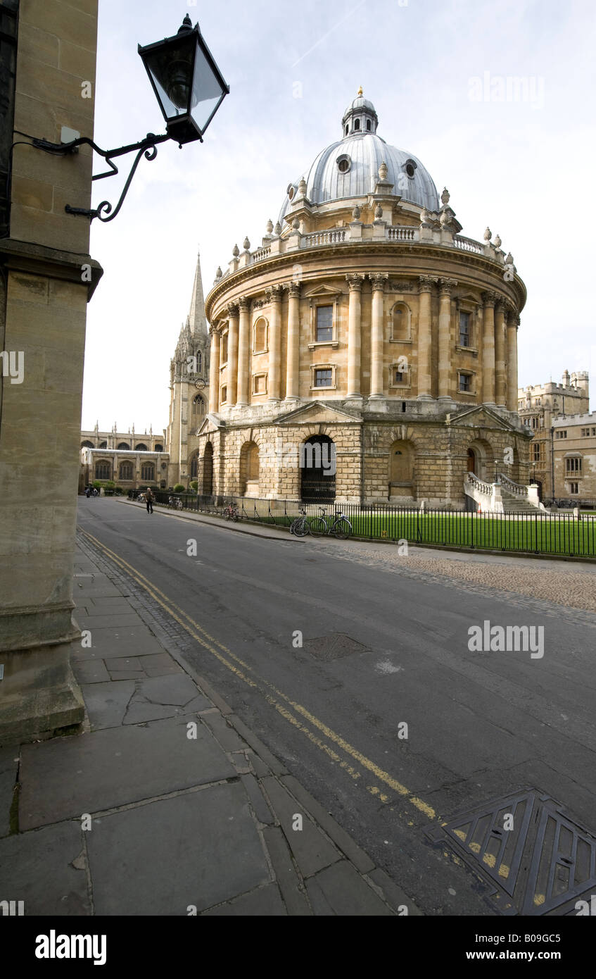 The Radcliffe Camera in Radcliffe Square Stock Photo - Alamy