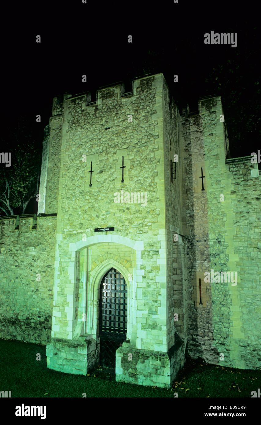 Cradle Tower at night, Tower of London, City of London, London, England ...
