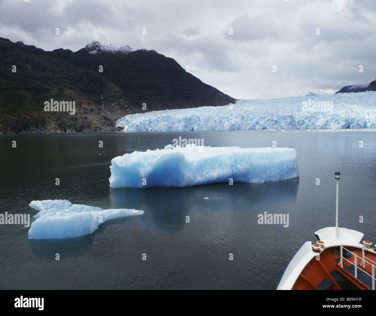 Lake Icebergs cold boat bow tour cruise cloud glacier environment ...