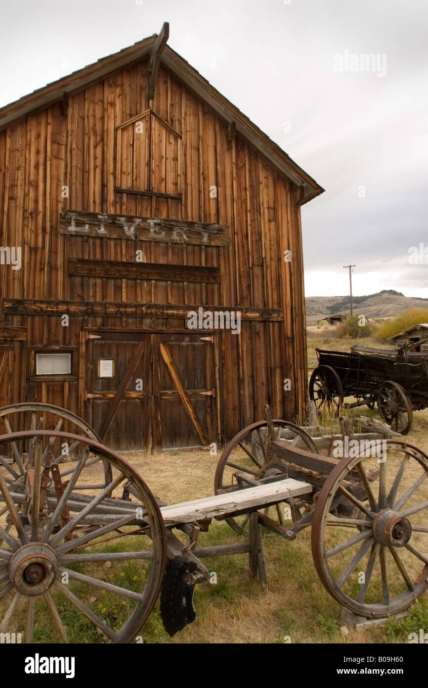 Old Barn With Wagon Barn Wagon Montana Barn Stock Photos & Old Barn ...