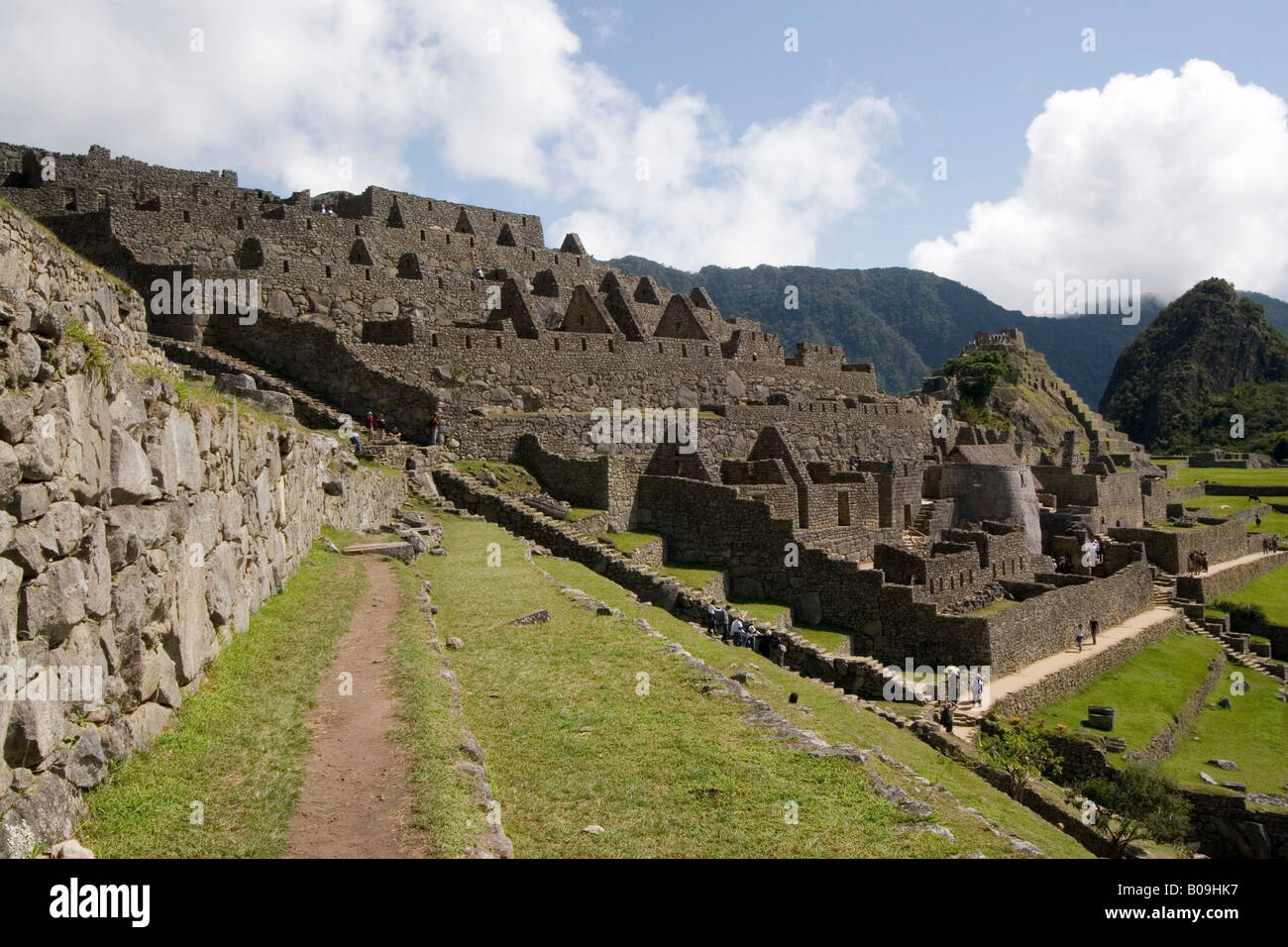 Peruvian housing hi-res stock photography and images - Alamy