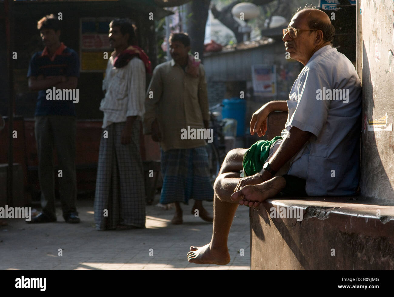Young indian man in kolkata hi-res stock photography and images - Alamy