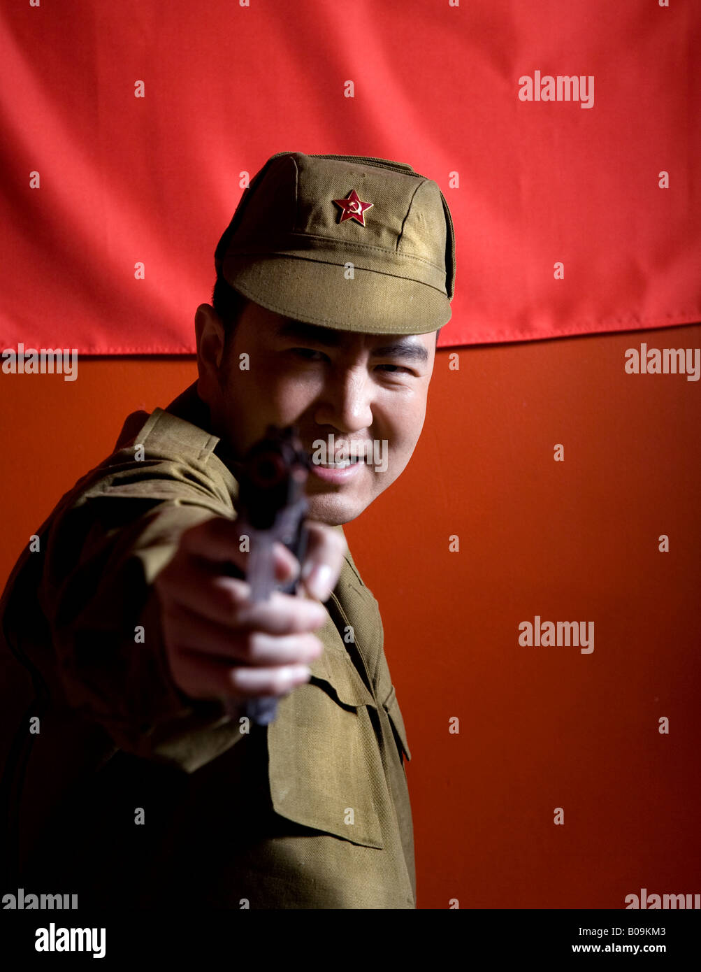 Chinese soldier hi-res stock photography and images - Alamy