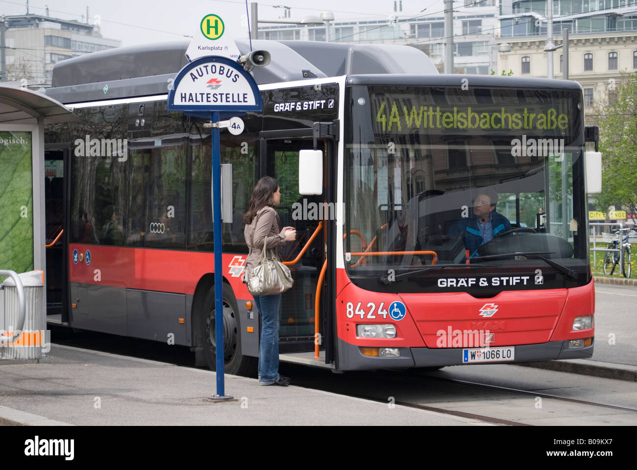 Vienna, Austria. Bus at bus stop Stock Photo - Alamy
