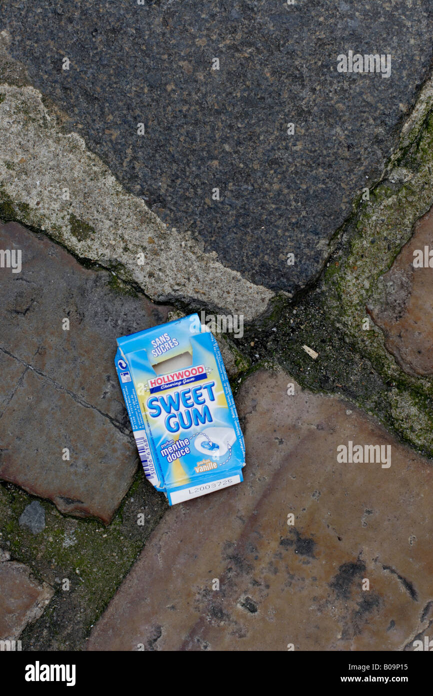 Discarded empty chewing gum carton on French street Stock Photo - Alamy