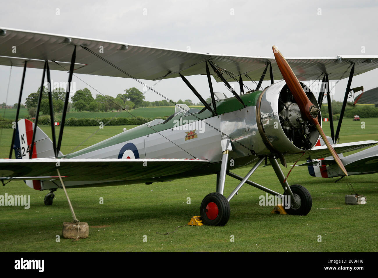 AVRO TUTOR 1930'S RAF TRAINER AIRCRAFT AND PILOT,SH Stock Photo - Alamy