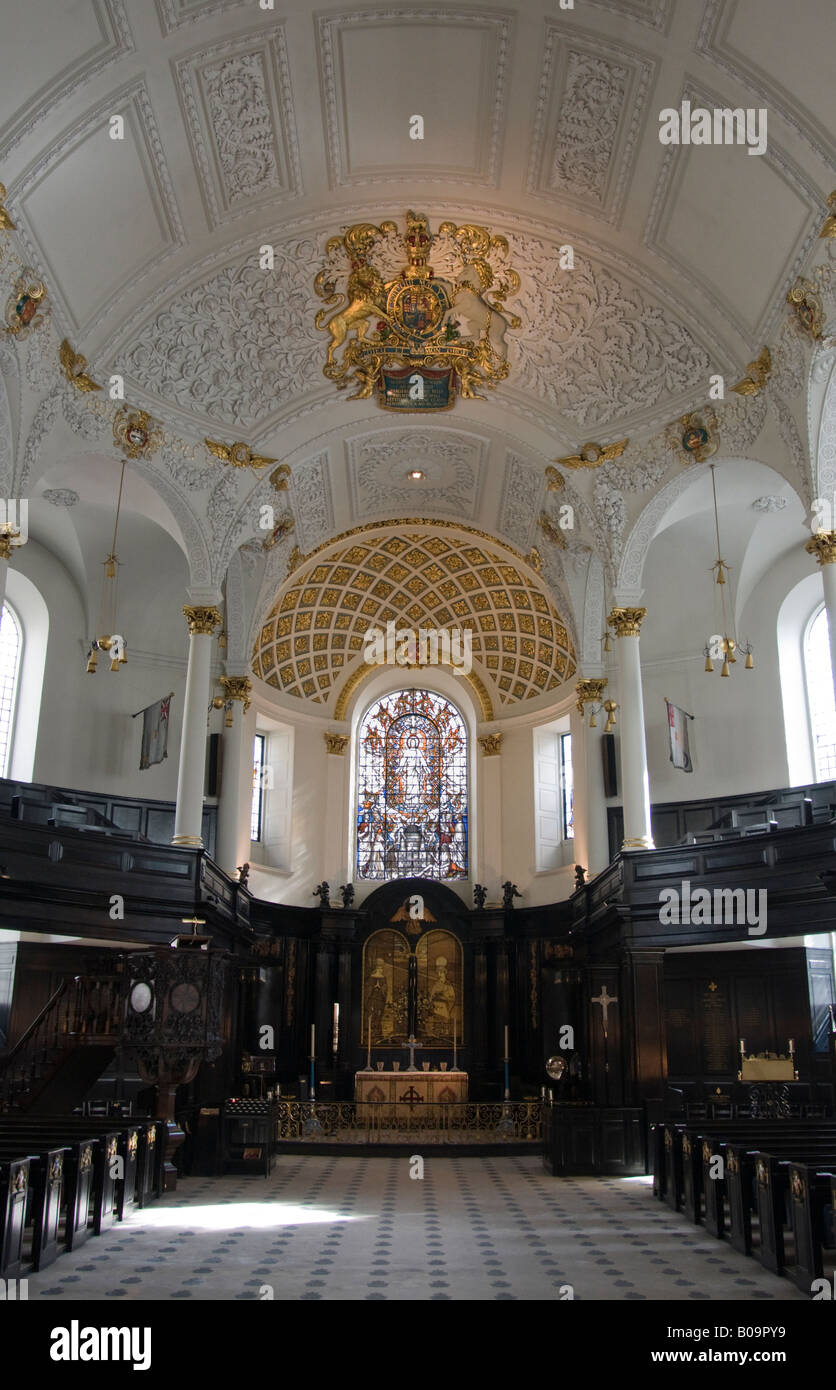 Interior church england hi-res stock photography and images - Alamy