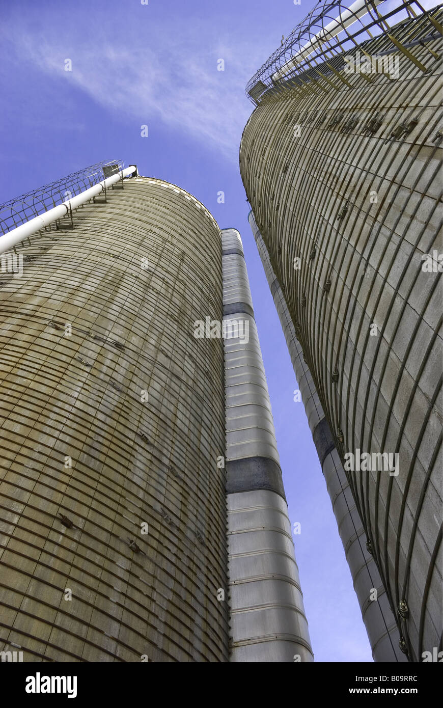 Grain silos england hi-res stock photography and images - Alamy