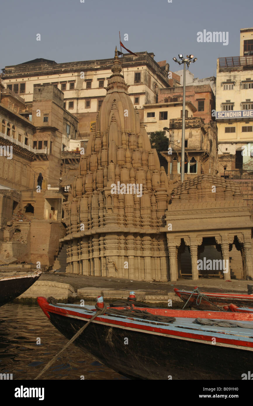 Varanasi sinking temple hi-res stock photography and images - Alamy