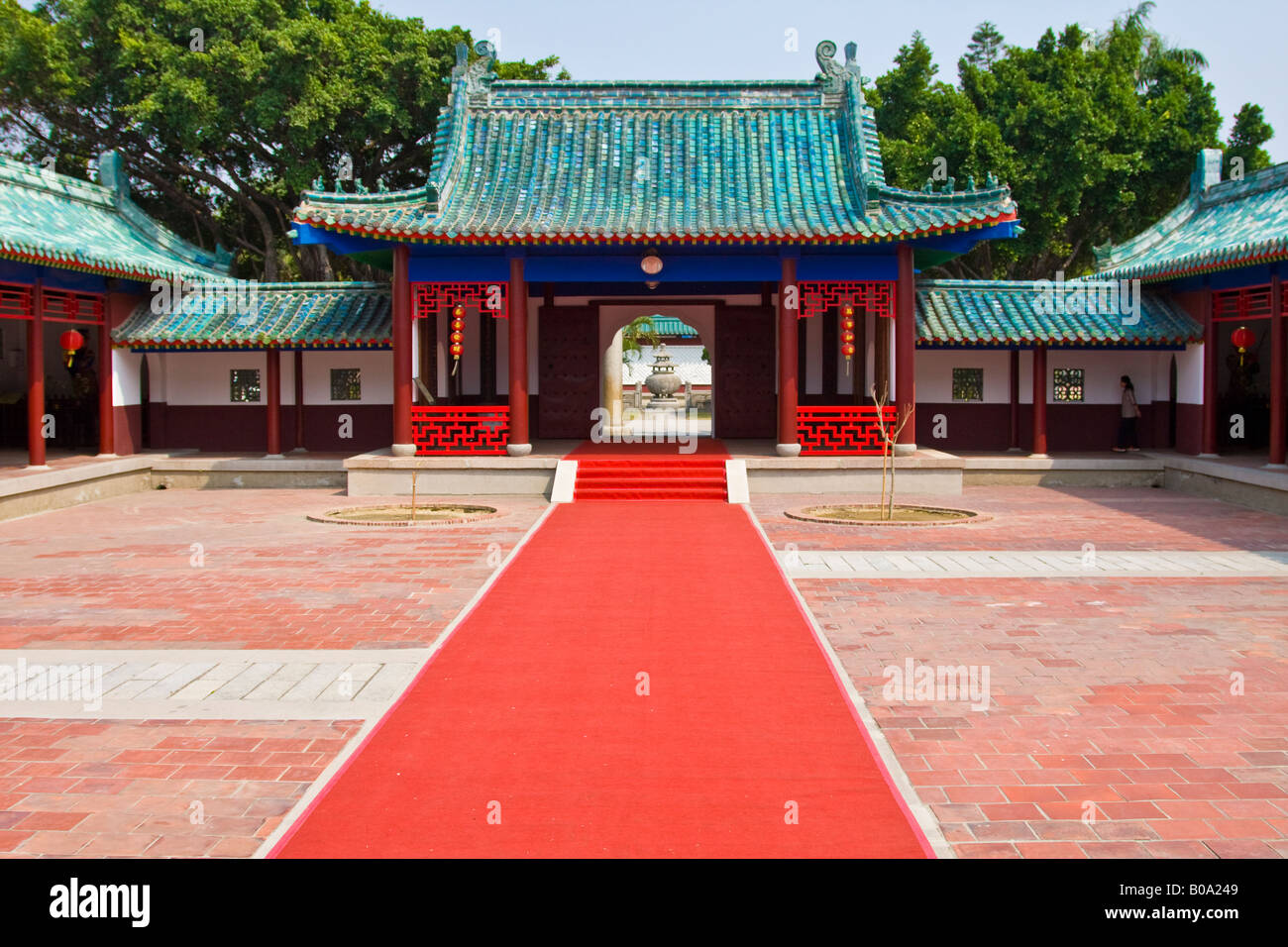 Chinese temple building Taiwan Stock Photo - Alamy