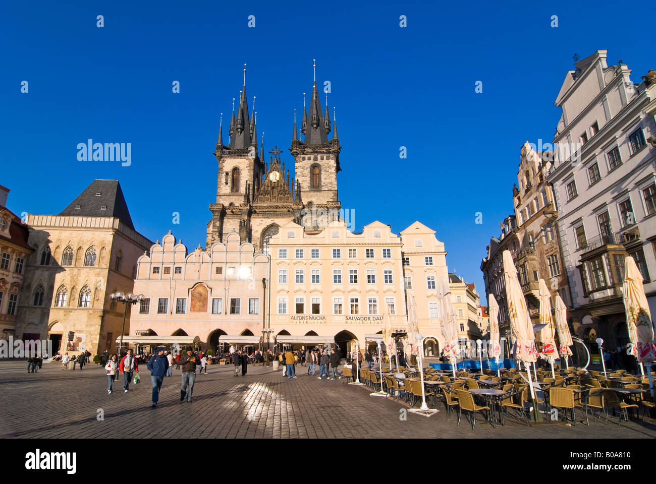 Gothic church hidden hi-res stock photography and images - Alamy
