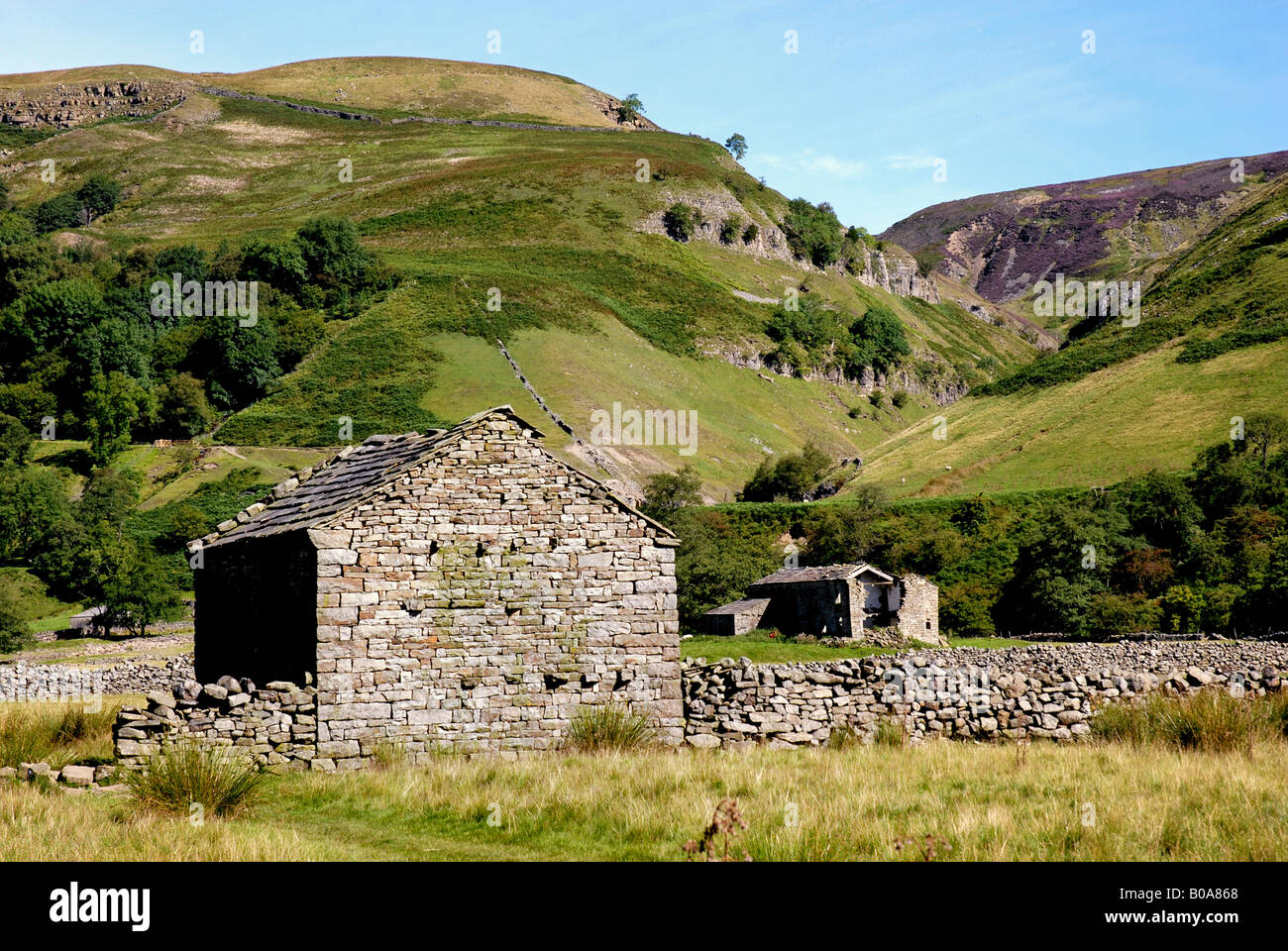 Stone barns hi-res stock photography and images - Alamy