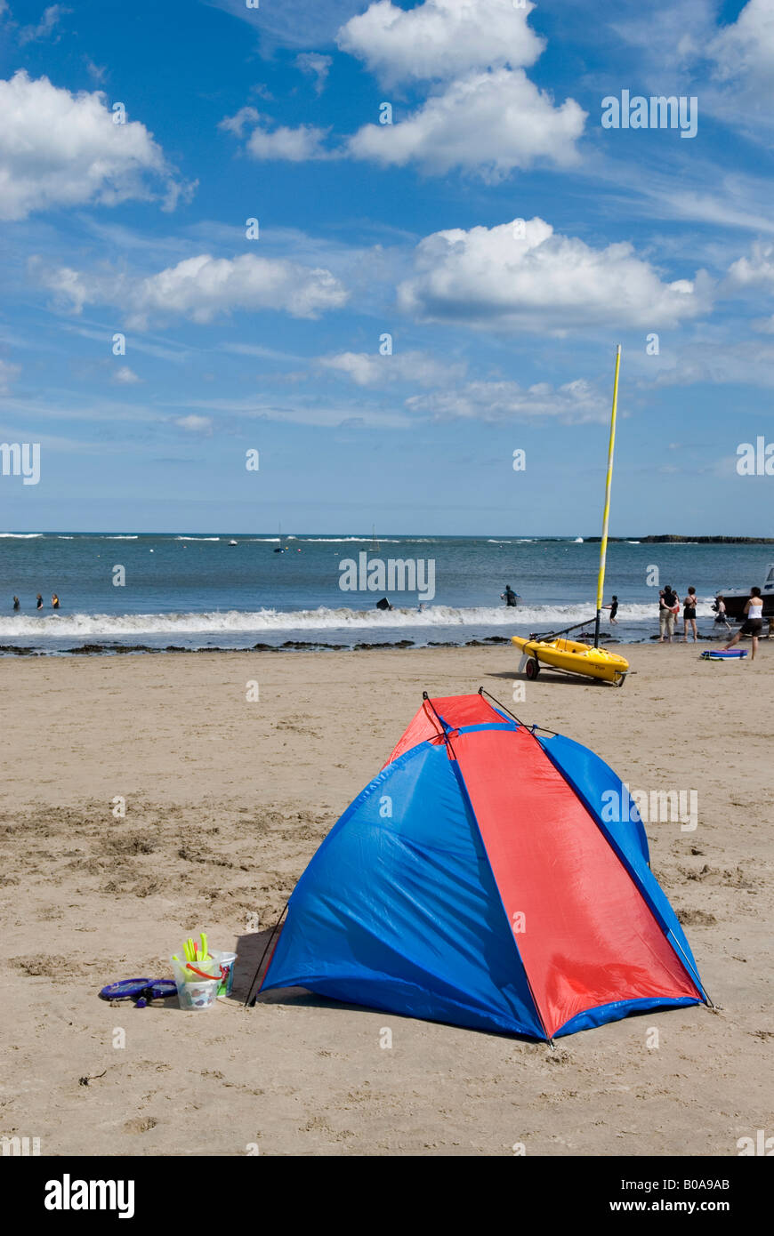 Wind break windbreak beach seaside hi-res stock photography and images ...