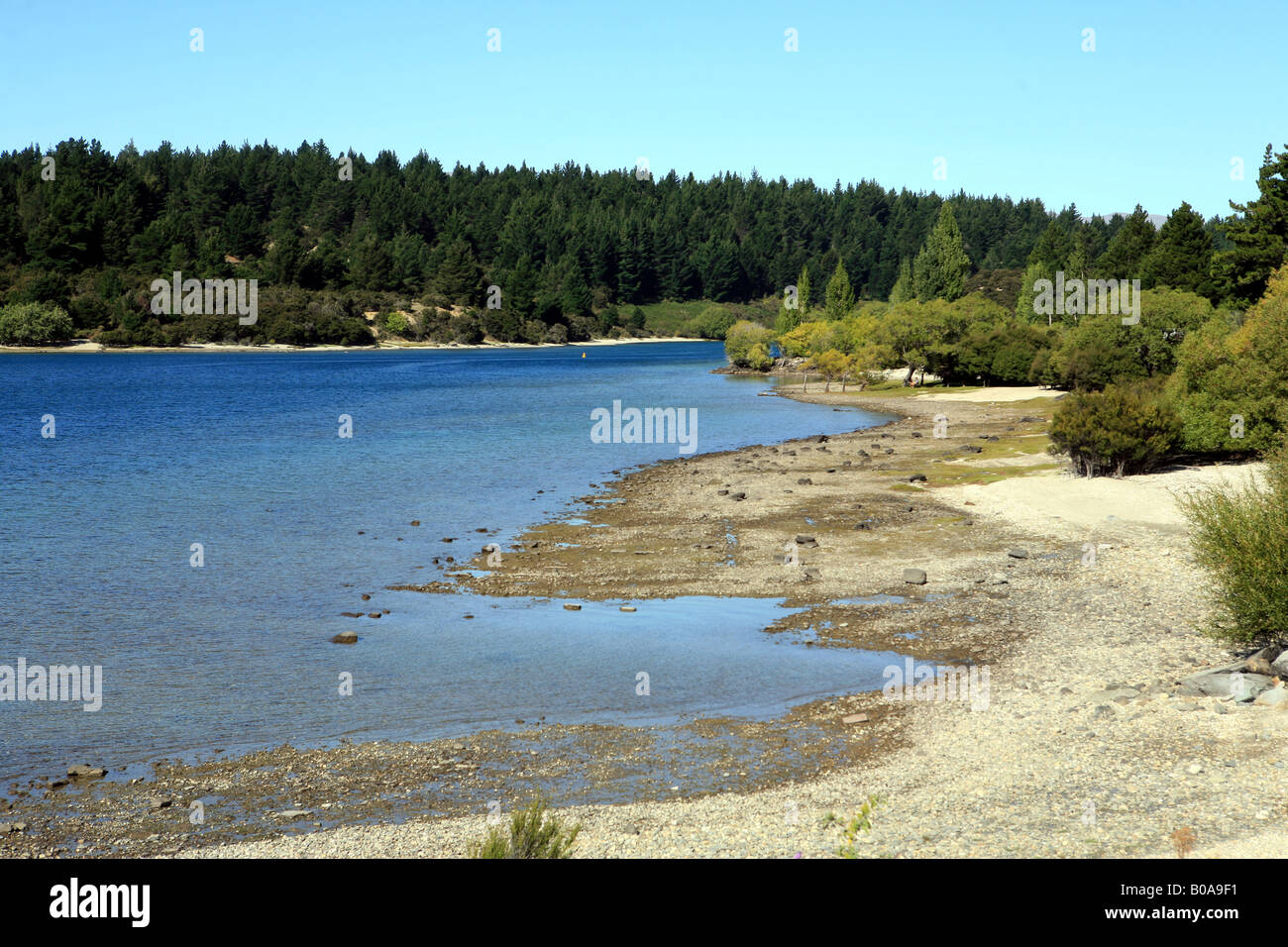 Views from the outlet track Wanaka towards The peninsula and Stevensons ...