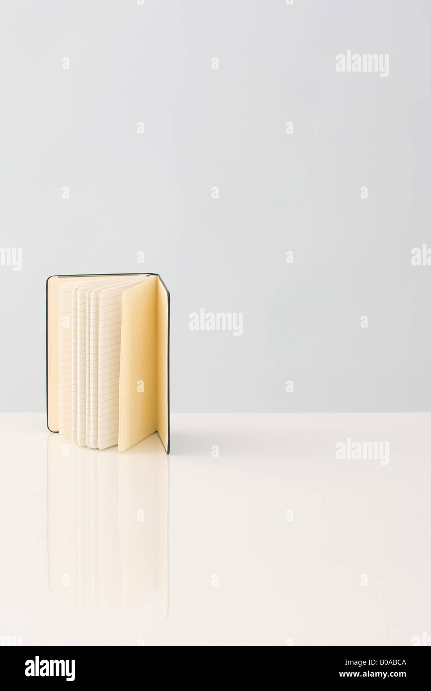 Open books standing up hi-res stock photography and images - Alamy